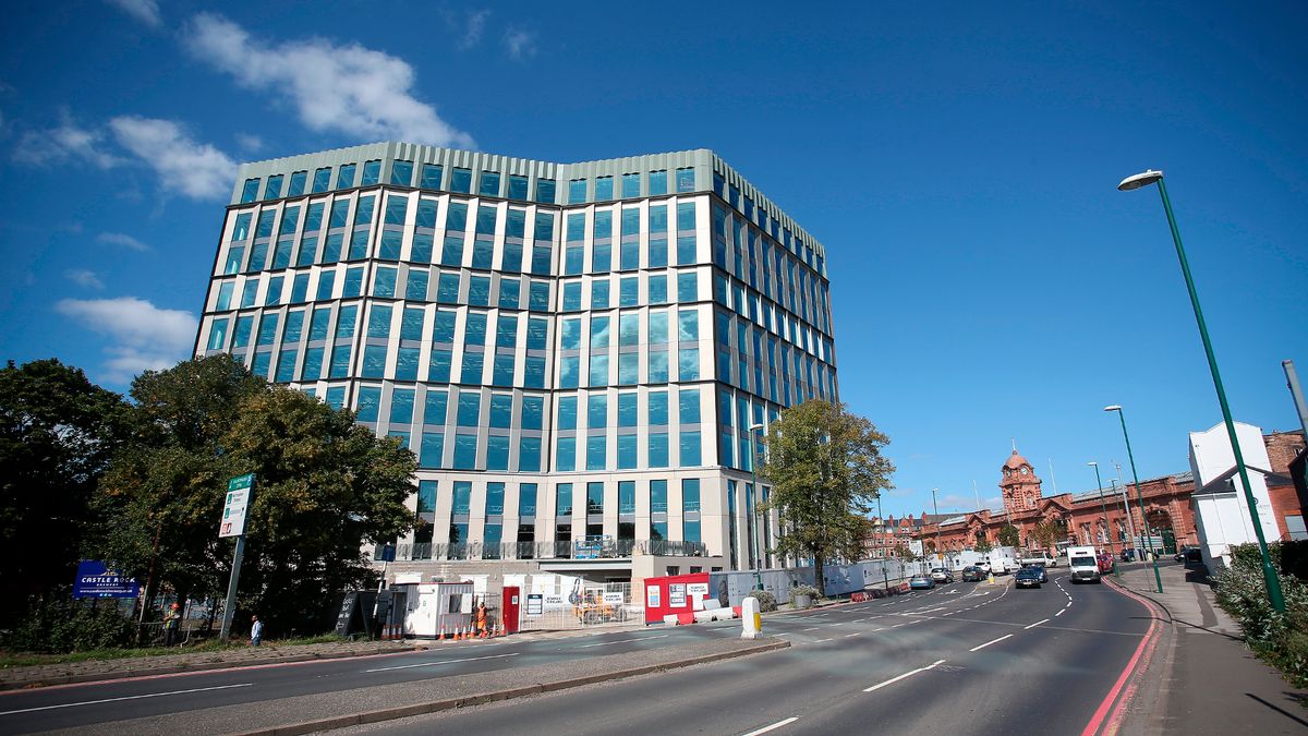 100 job vacancies welcomed at new HM Revenue and Customs Nottingham hub ...