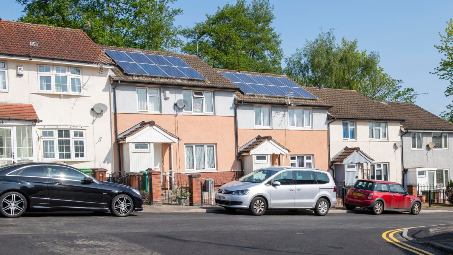 Almost £18m funding to make hundreds of Notts homes more energy ...